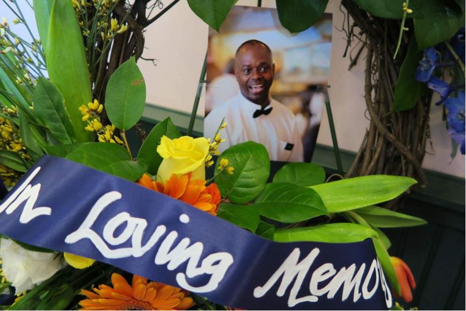 Camellia Grill staple, waiter Marvin "Word" Day, passes | wwltv.com