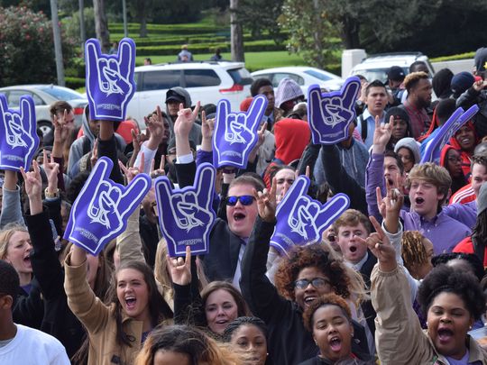 1000s of college students protest TOPS and higher ed cuts | wwltv.com